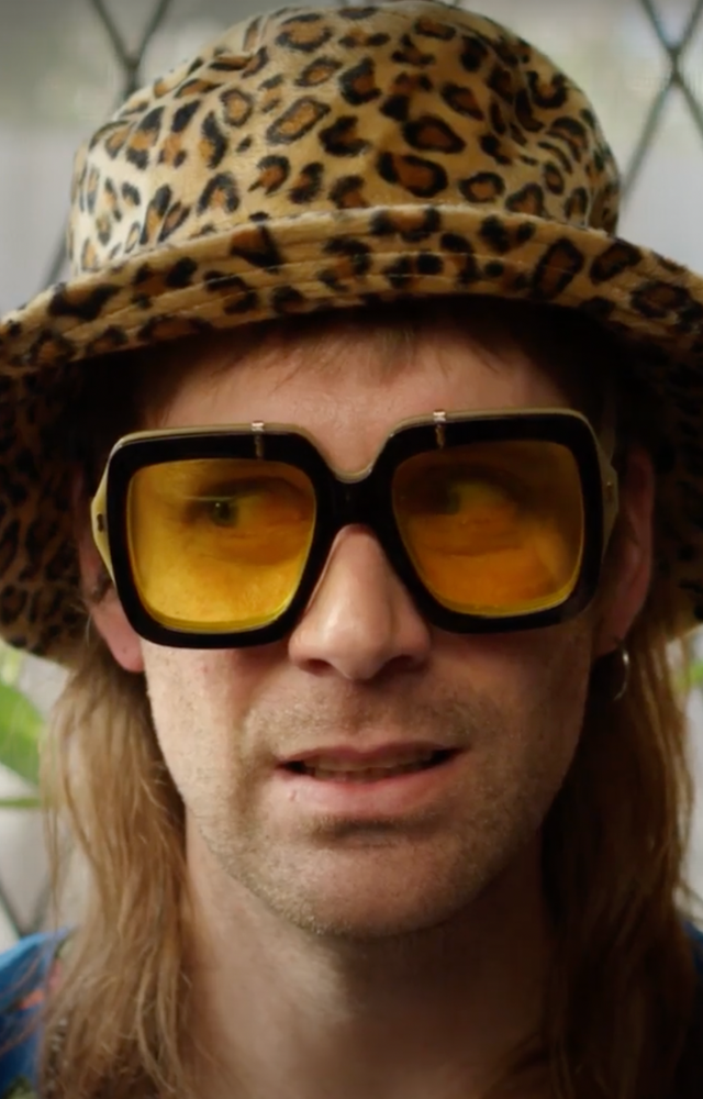 The new Aussie drinking song - Heaps Normal